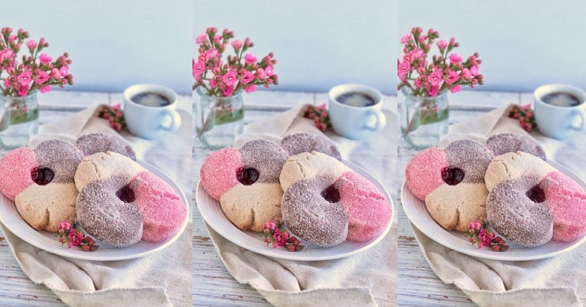 Polvorones tricolor con mermelada pan dulce mexicano