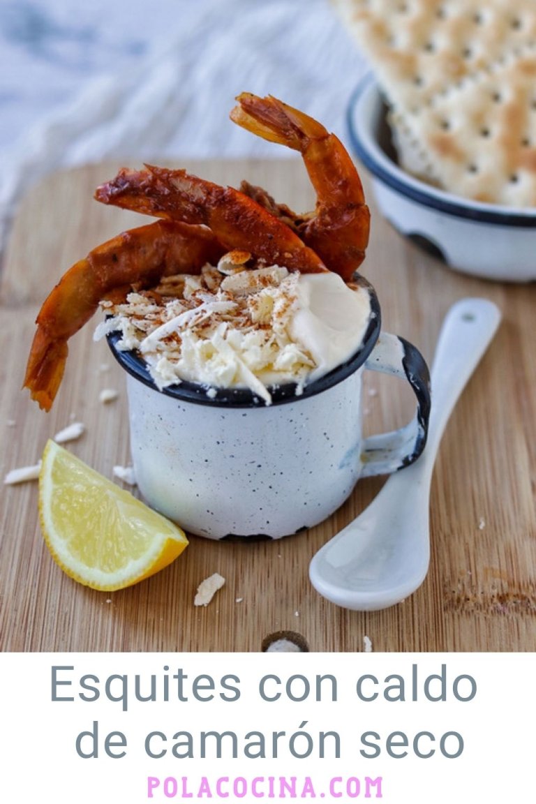 Esquites con caldo de camarón