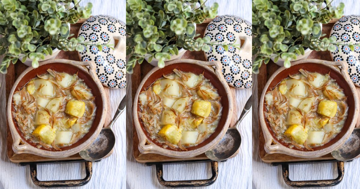 Sopa verde de fideos con verduras